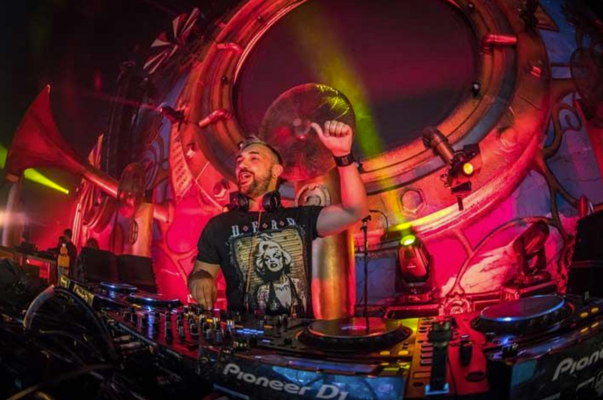 TENISHIA - Bộ đôi Trance đến từ xứ đảo thiên đường - Arise